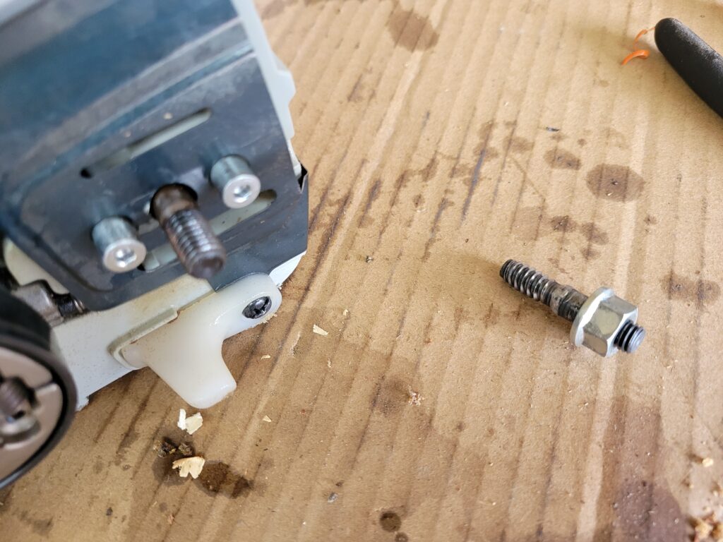 ECHO チェンソー ECS300T/S スタッドボルト交換 ｜修理ブログ｜プラウ PLOW