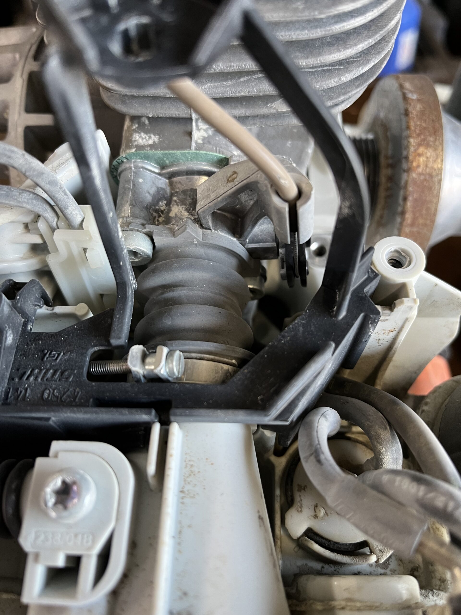 STIHL TS480i シリンダーピストン交換 ｜修理ブログ｜プラウ PLOW