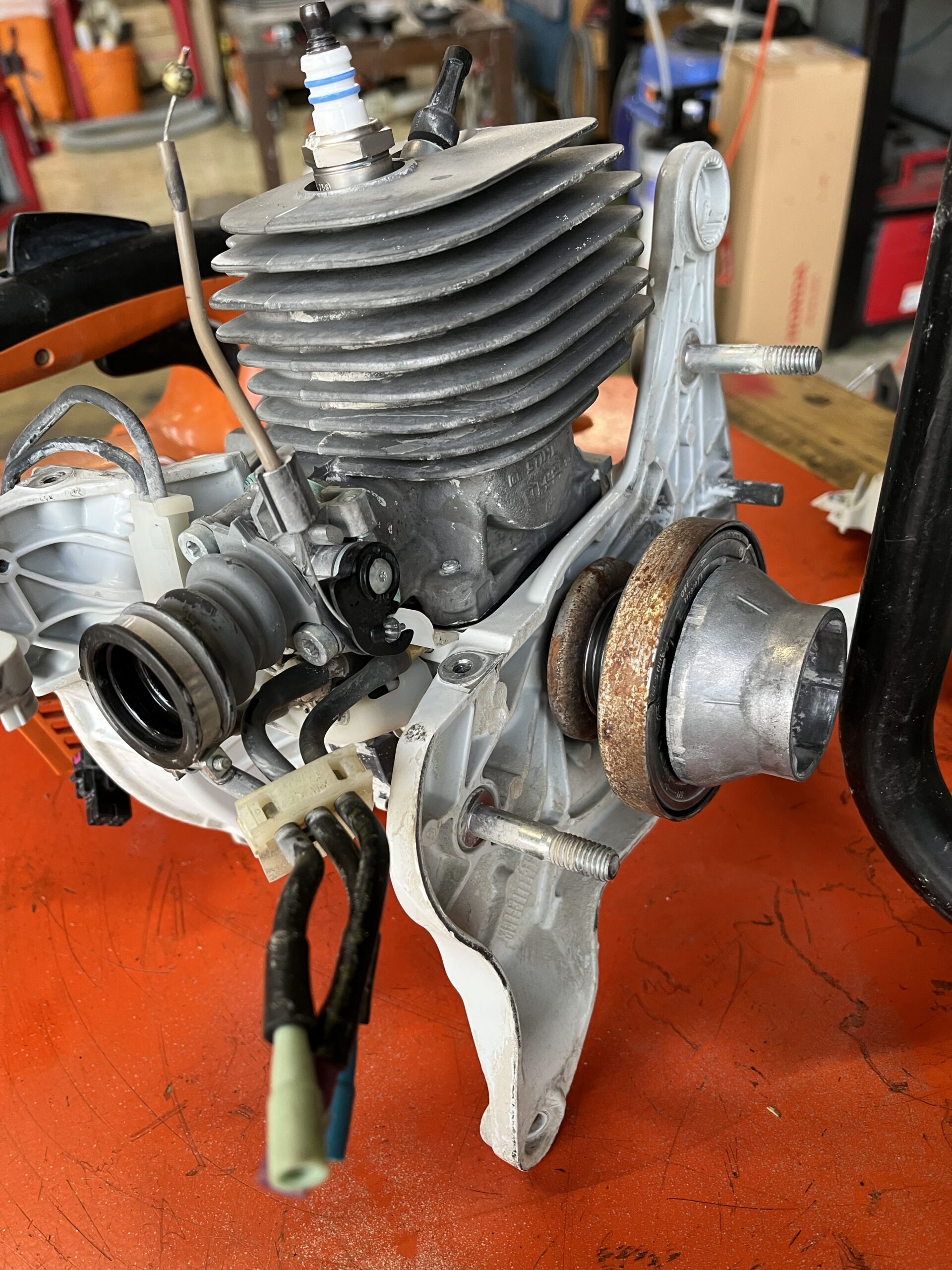 STIHL TS480i シリンダーピストン交換 ｜修理ブログ｜プラウ PLOW