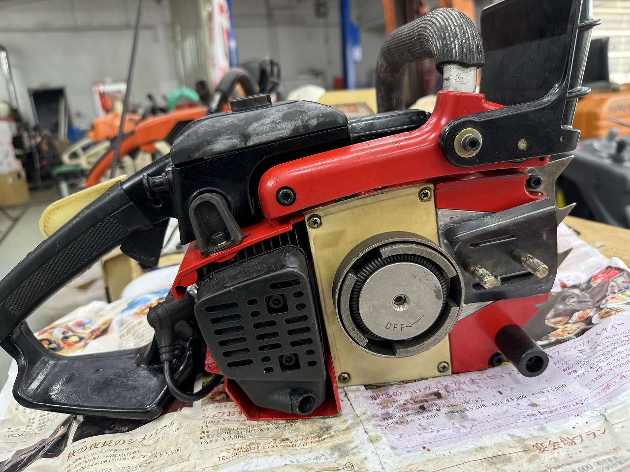 新ダイワE406AV スプロケットがクラッチASSYと直結になりソーチェーンがフリー状態にならない。 ｜修理ブログ｜プラウ PLOW