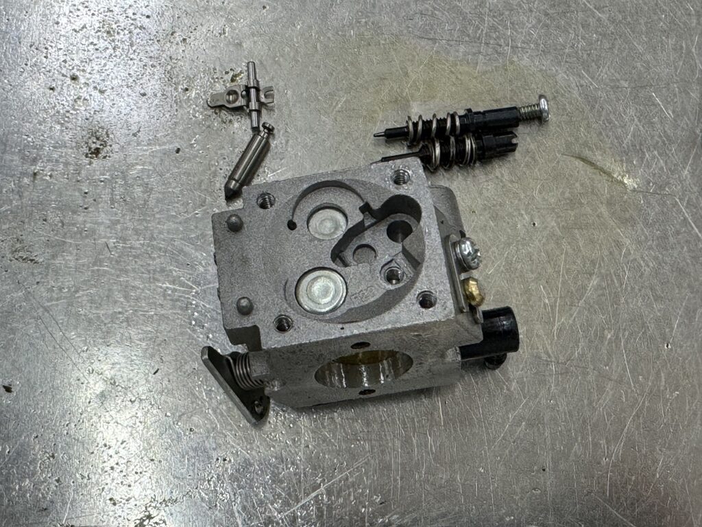 新ダイワE406AV キャブレター分解清掃 ｜修理ブログ｜プラウ PLOW